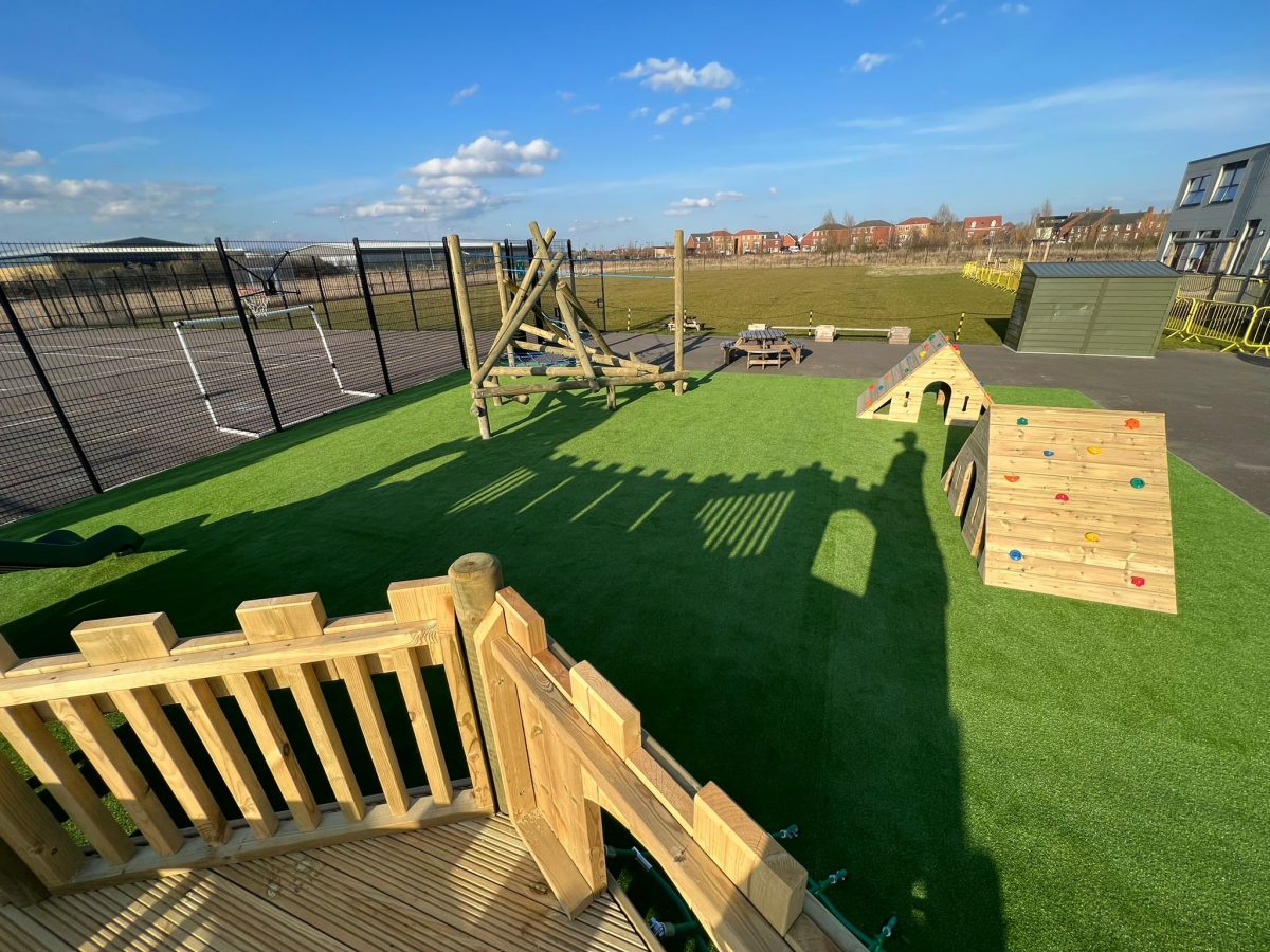 Huge new play area installed in Bedfordshire - Setter Play